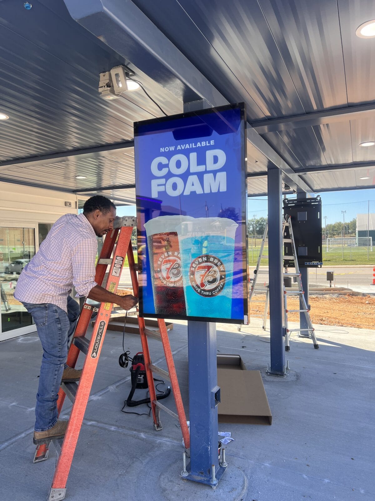 Digital Signage Installation Experts - The VHS Group